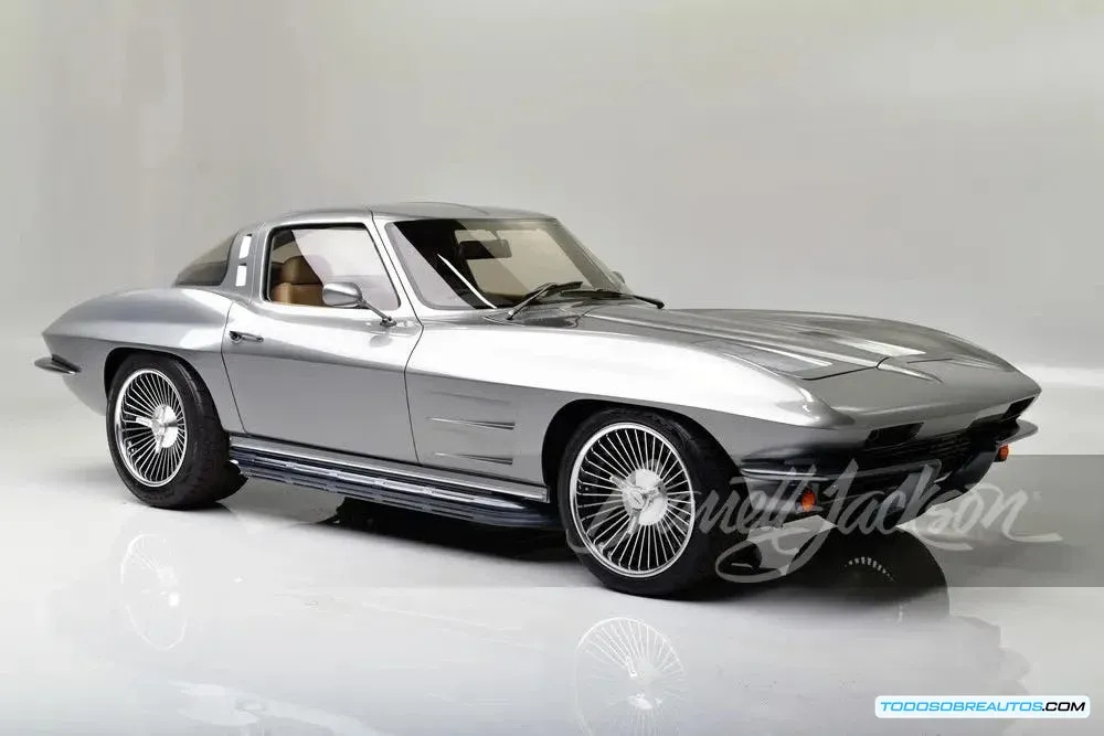 Chevrolet Corvette C2 Split-Window Reimaginado: Un Homenaje a Peter ...