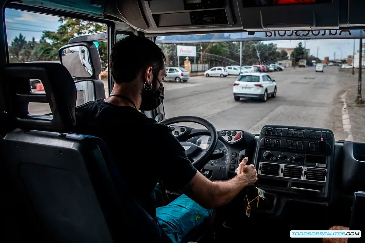 Nuevo Carnet de Conducir a los 17 Años en Europa: ¿Cómo Afectará a ...