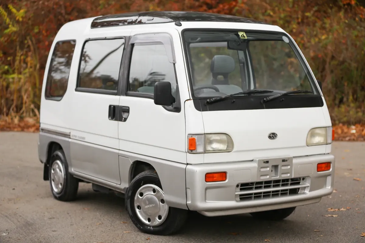 Subaru Sambar 1991: ¡Minivan Retro!