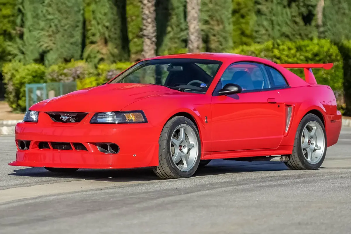 SVT Cobra R 2004: Muscle Car Puro