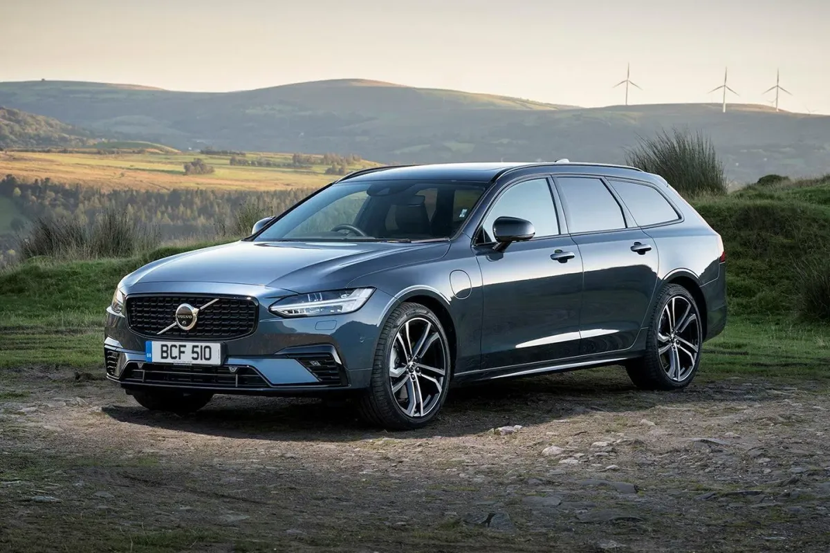Volvo V90: ¿Un Regreso Triunfal al Segmento de las Familias? 🚗💨