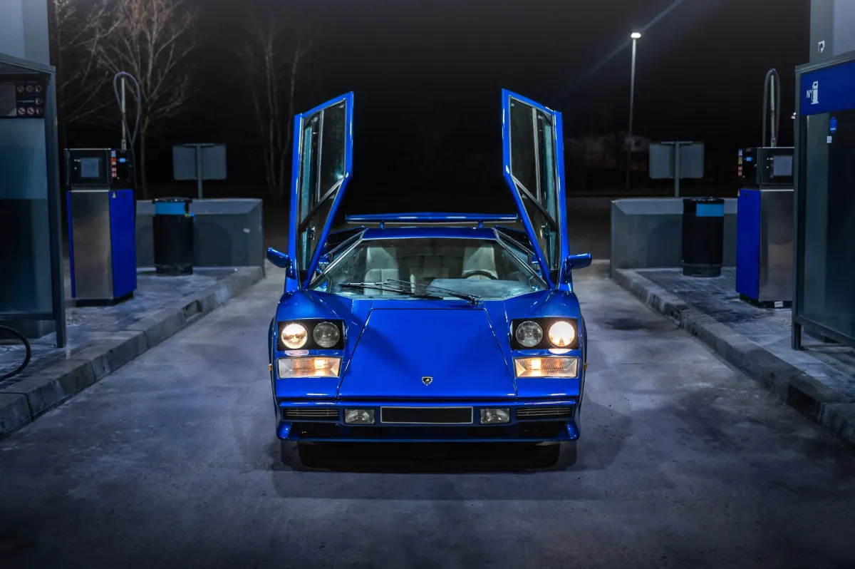 Lamborghini Countach LP400S Series II: La Leyenda Italiana que Te ...