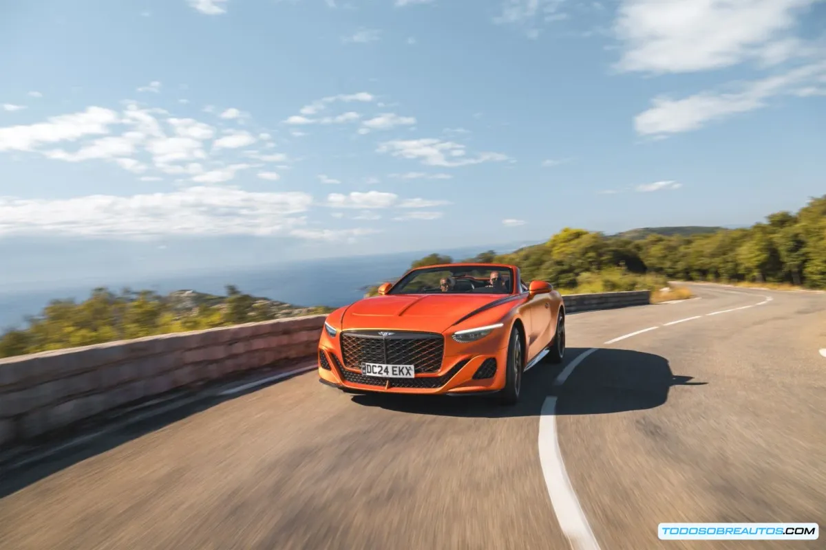 Adiós al W12: El Bentley Batur Convertible, último Gran Tourer ...