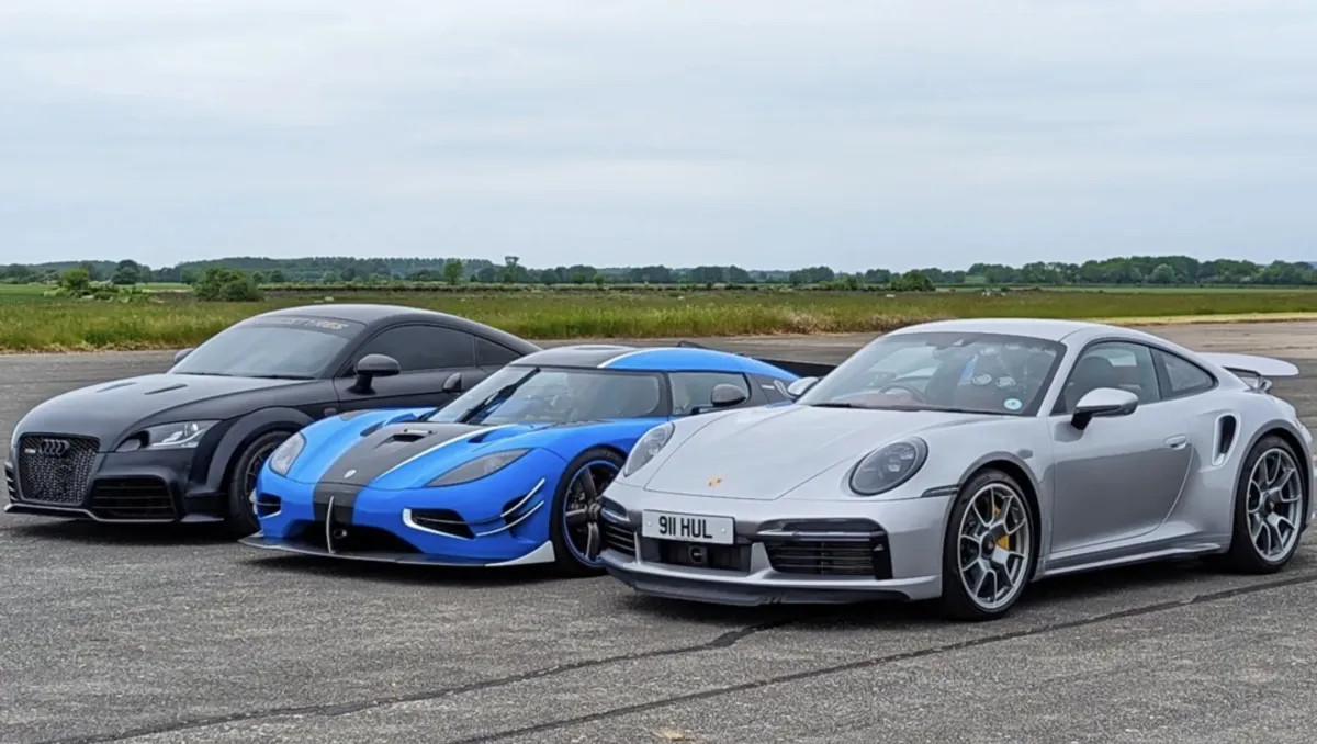 Koenigsegg Agera RST vs Porsche 911 Turbo S vs Audi TT: ¡La Batalla de ...
