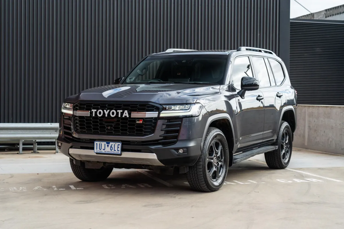 Toyota Land Cruiser GR Sport 2024: Análisis a Fondo, Características y ...