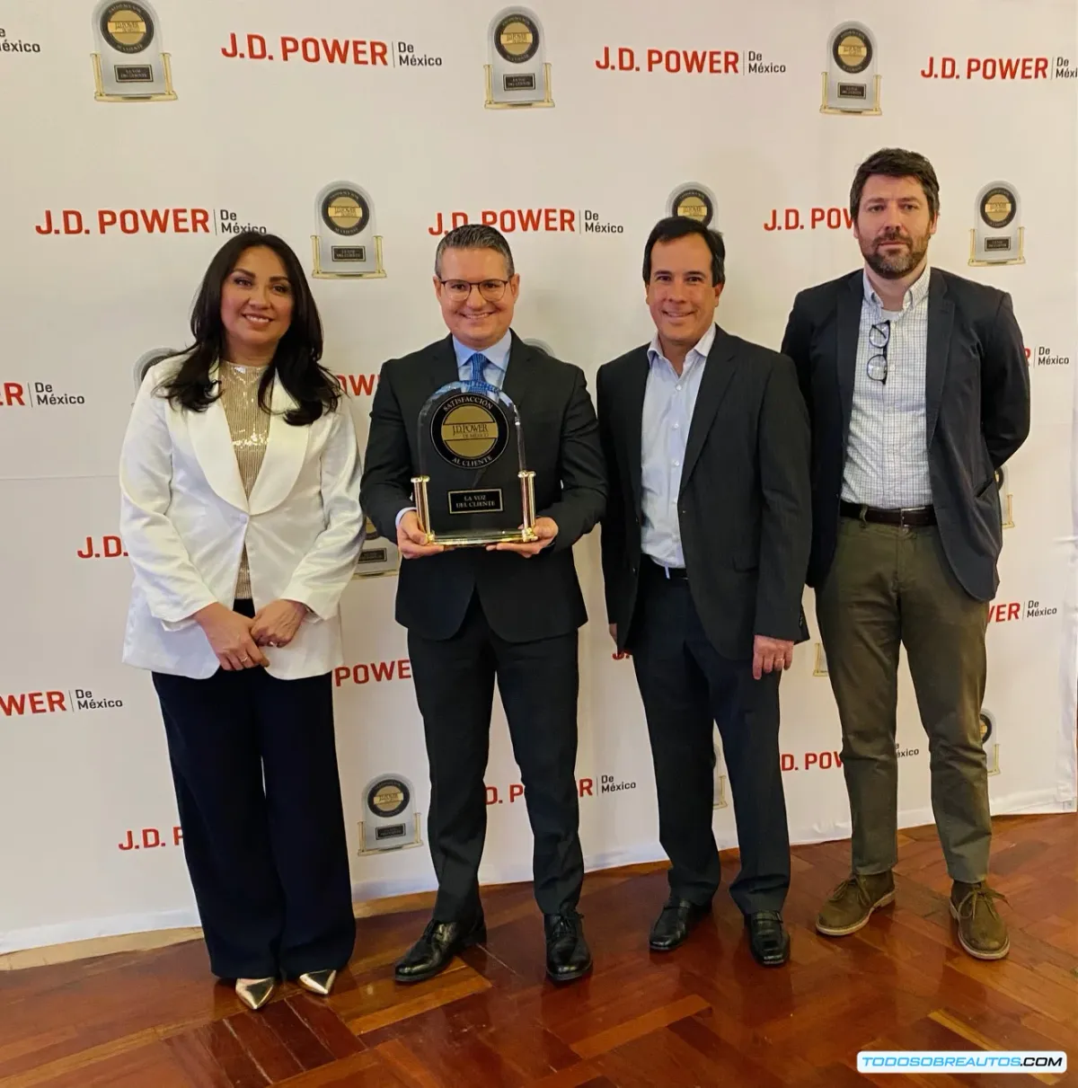 BMW y Dodge Lideran Satisfacción al Cliente en México: Análisis del ...